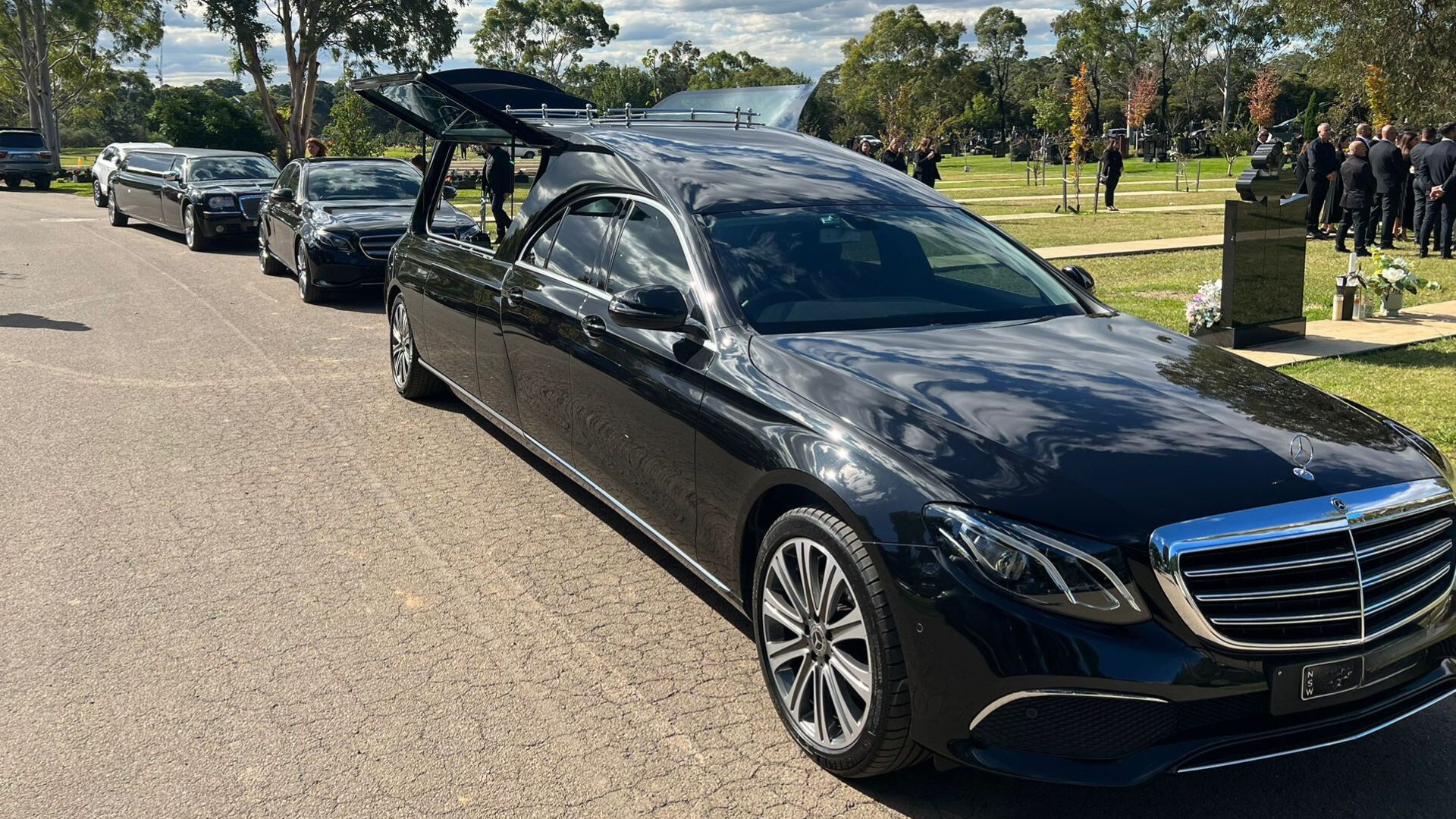 Luxury Black Limousine and Limo Hire Service in Australia